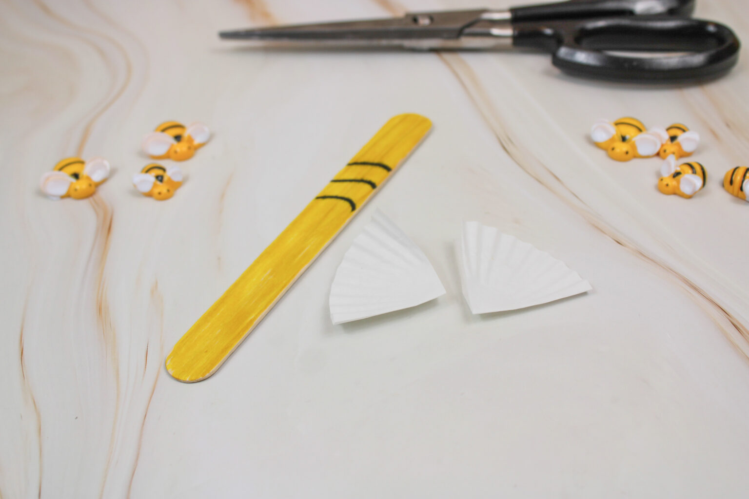 Bee Pollination Experiment: A Fun and Educational Craft for Kids ...