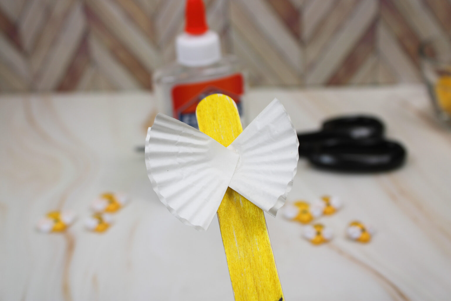Bee Pollination Experiment: A Fun and Educational Craft for Kids ...