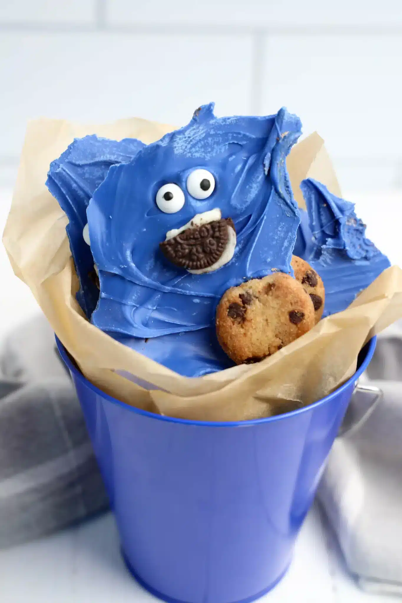 Make Snack Time Sweet and Silly with Cookie Monster Bark! - Cultivating ...