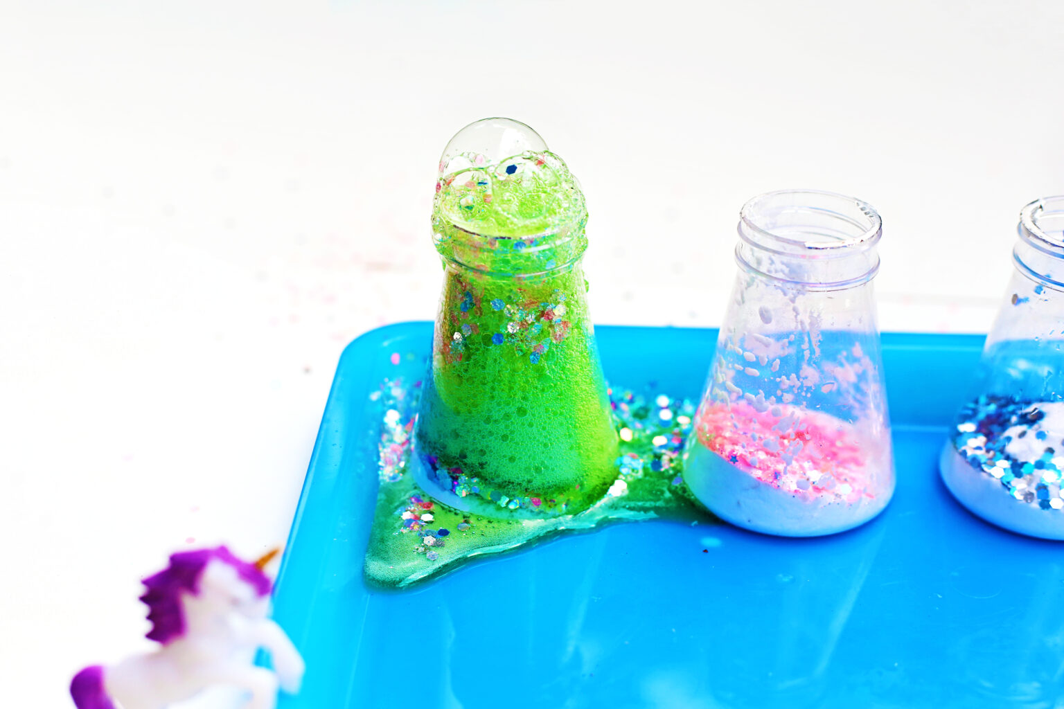 Fizzy Unicorn Potion Activity: A Sparkly Science Experiment for Kids ...