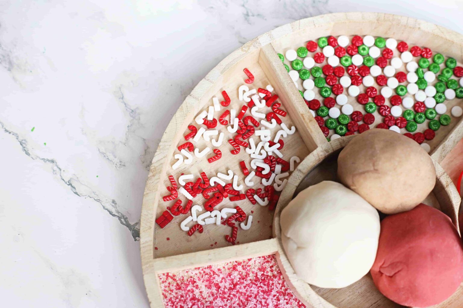 Holiday Cookie Playdough Bakery: DIY Christmas Playdough Recipes ...