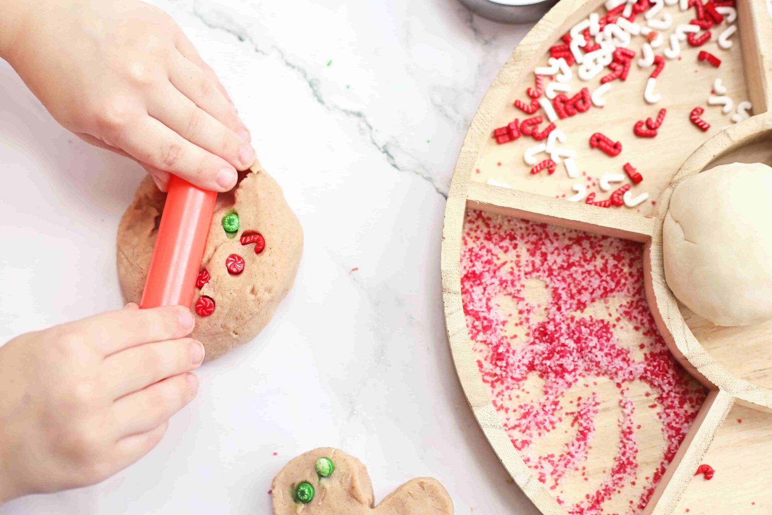 Holiday Cookie Playdough Bakery: DIY Christmas Playdough Recipes ...